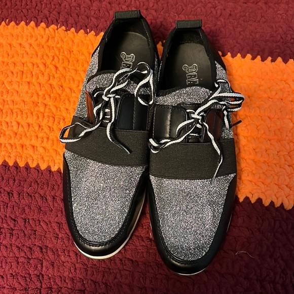 Brash | Shoes | Brash Silver And Black Casual Shoe | Poshmark